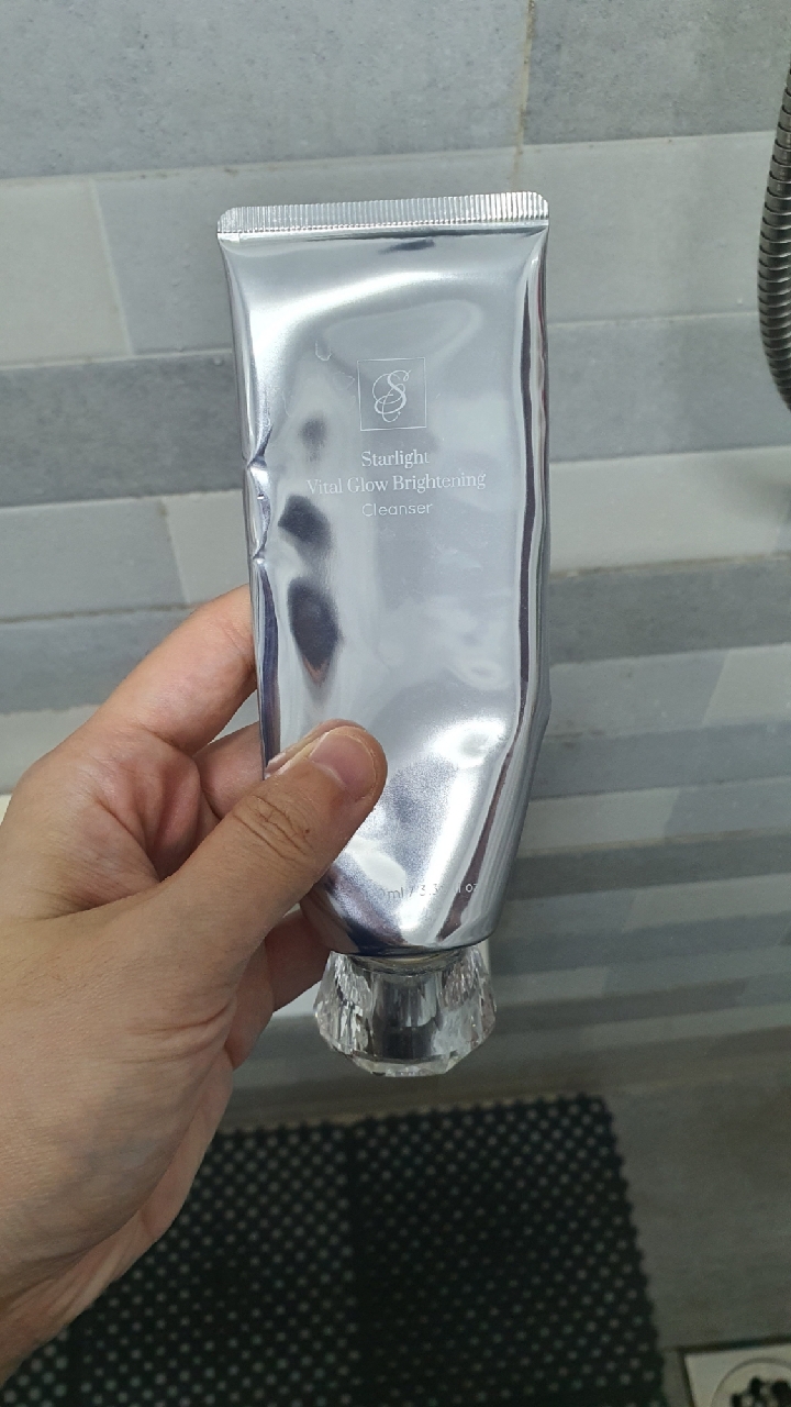 Starlight Vital Glow Brightening Cleanser – TSL The Skin Lovers